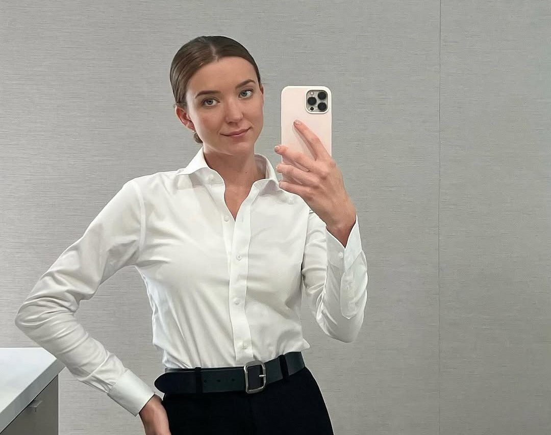 Nicole Brydon Bloom Bio, Wiki, Net Worth, Husband, Age, Height